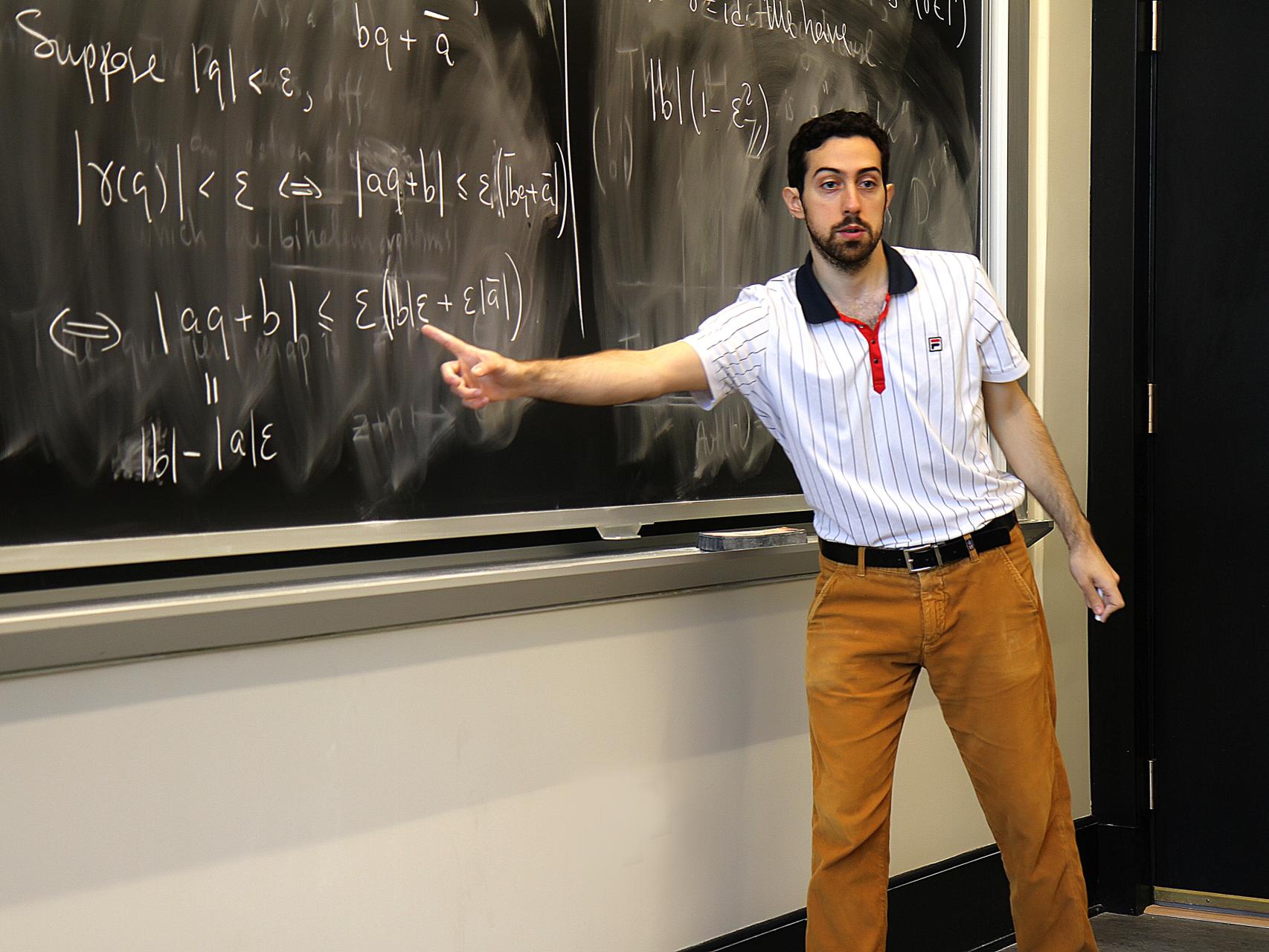 Roger Casals: "Los matemáticos costamos poco dinero, salimos muy a cuenta"