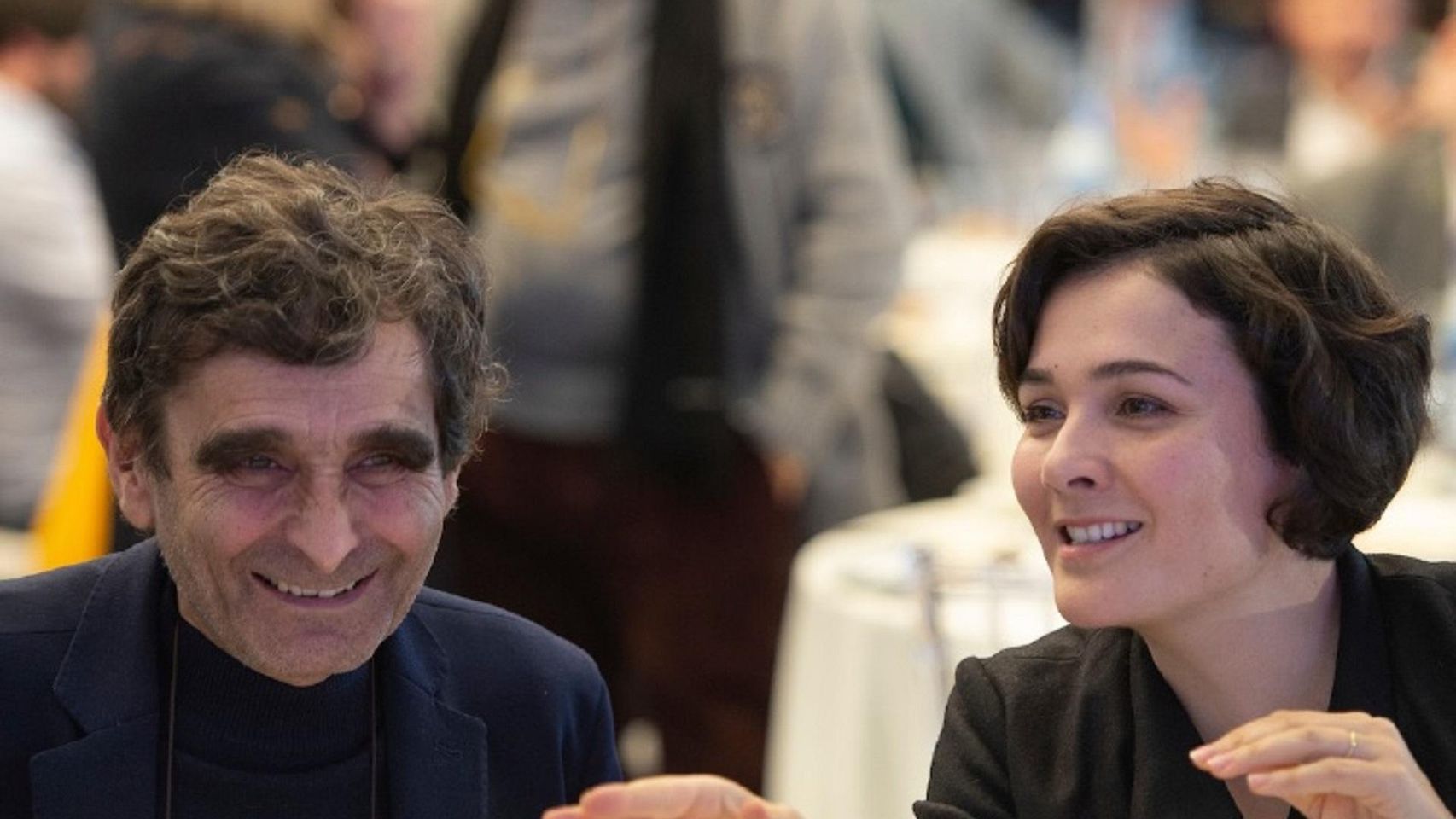 La firma gallega Adolfo Domínguez duplica sus ventas a través de Live ...