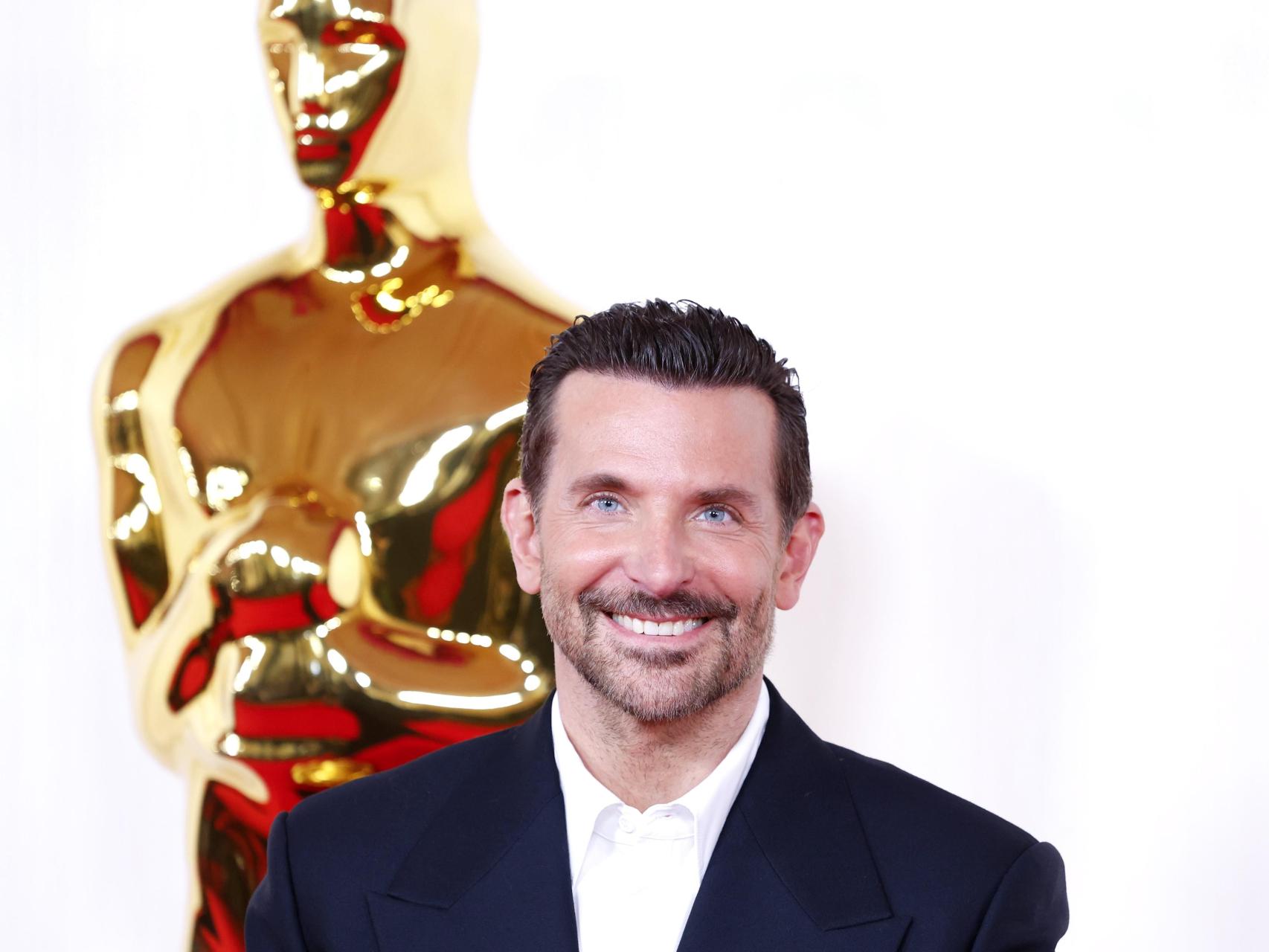 Bradley Cooper Esta Vivo