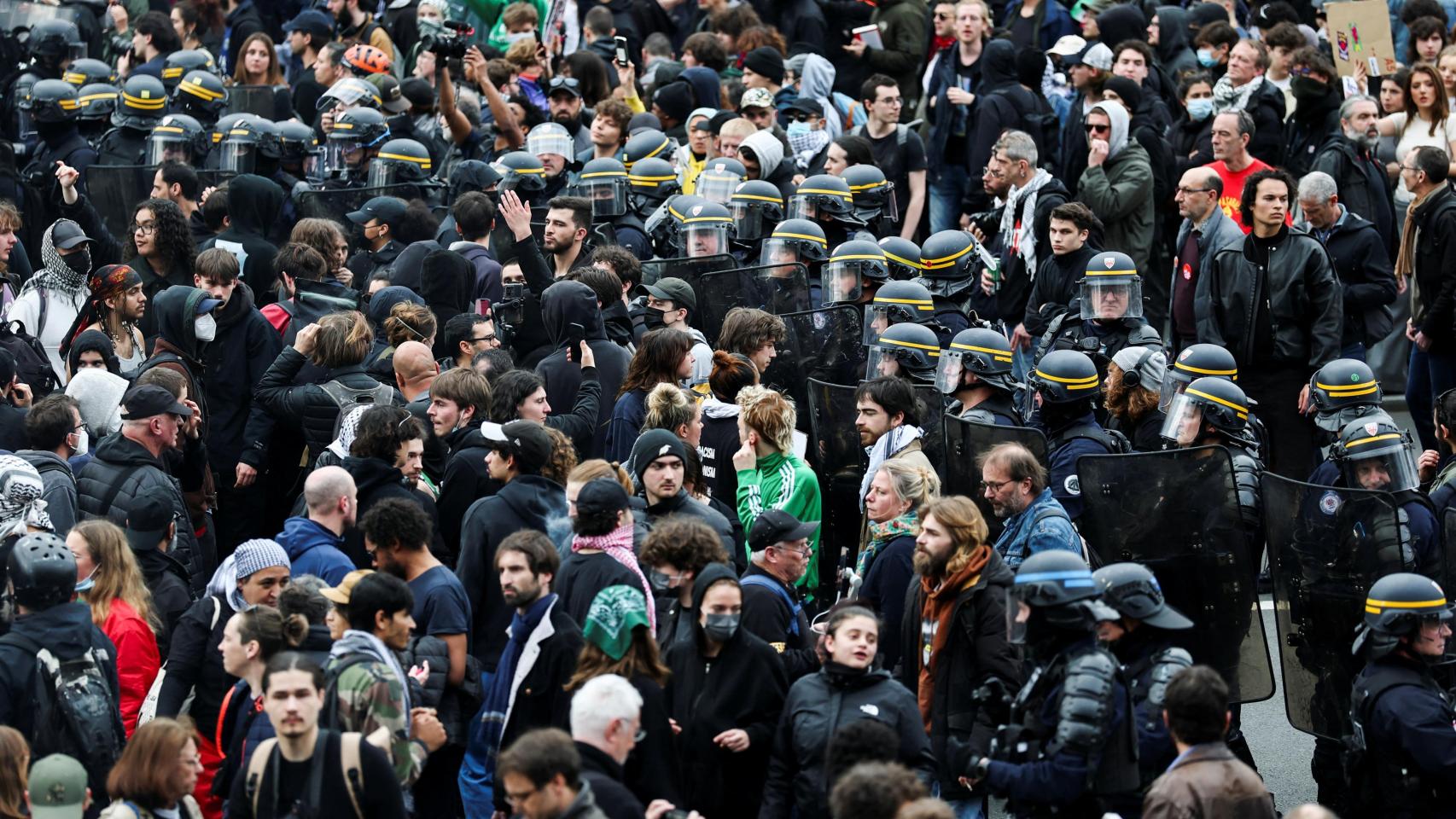 Las protestas en contra del racismo en París derivan en enfrentamientos ...