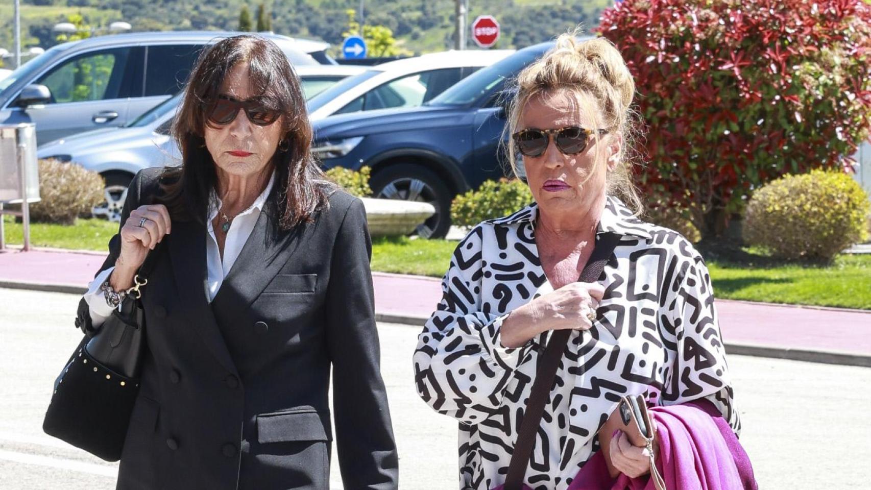 Quién es quién en la familia que arropa a Lydia Lozano mientras su ...