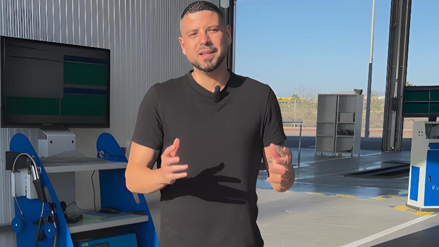 Pedro Bastida, experto en mecánica: "Os voy a enseñar un vehículo que ...