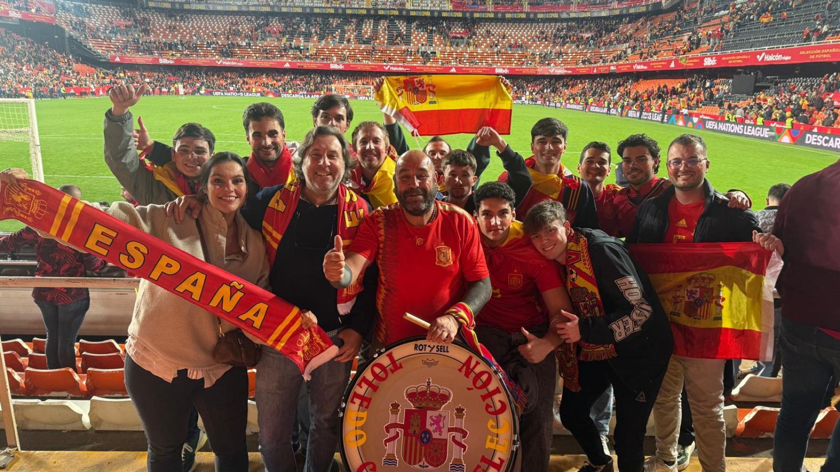 Curro 'el del bombo', el relevo de Manolo para animar a 'La Roja ...