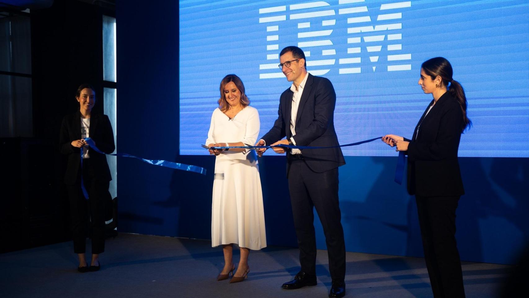 IBM abre un nuevo centro en Valencia: "Se ha consolidado como el hub ...