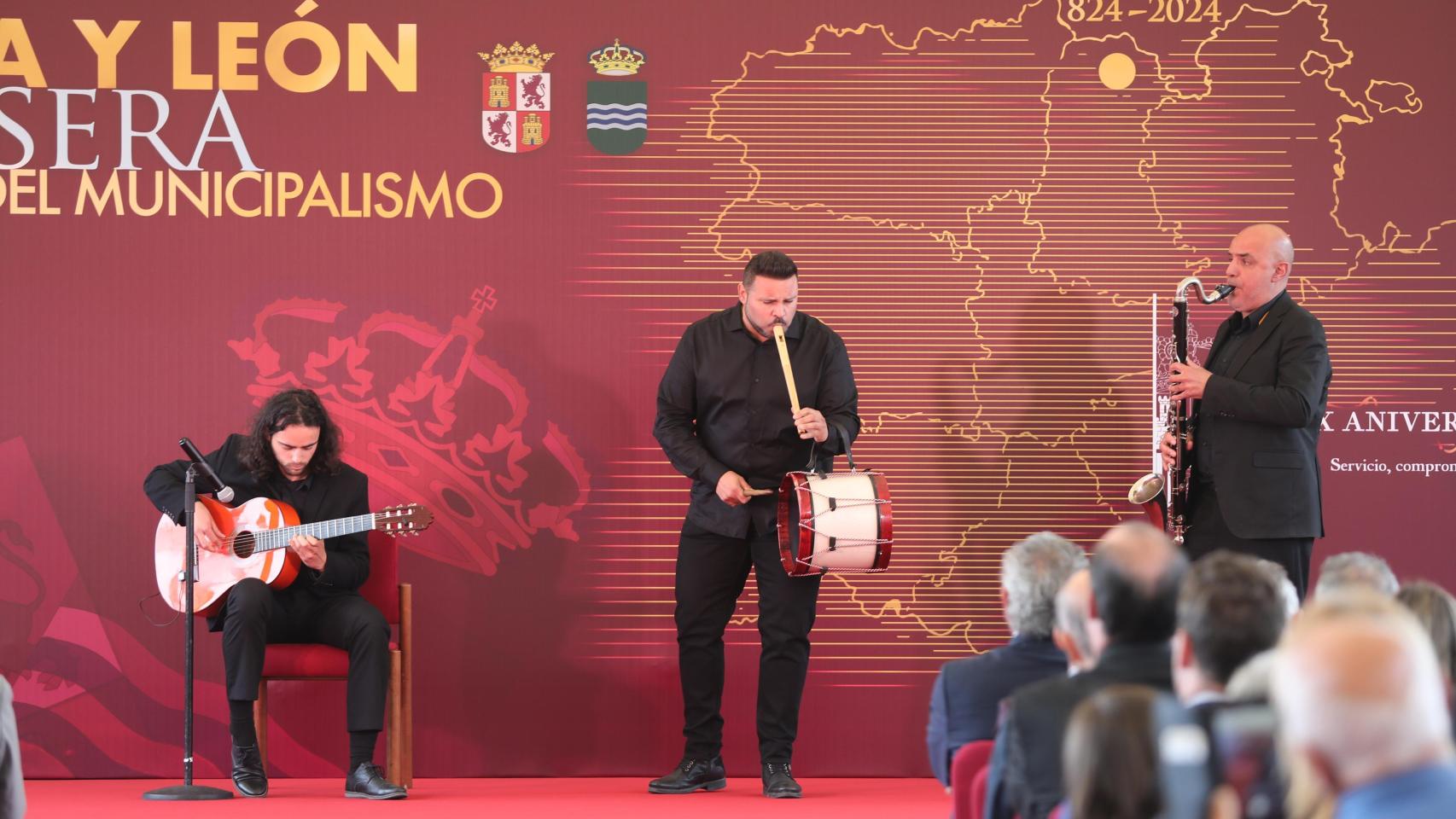 Músicos zamoranos estrenan una pieza inédita ante los Reyes en el acto ...