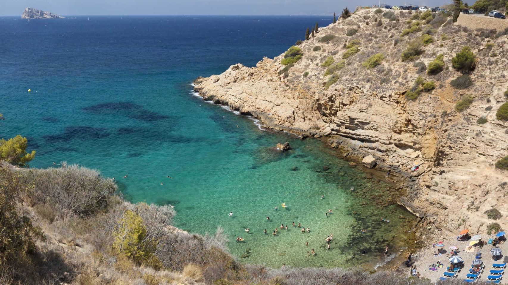 Esta es la cala más exclusiva de Benidorm: una joya natural de tan solo ...