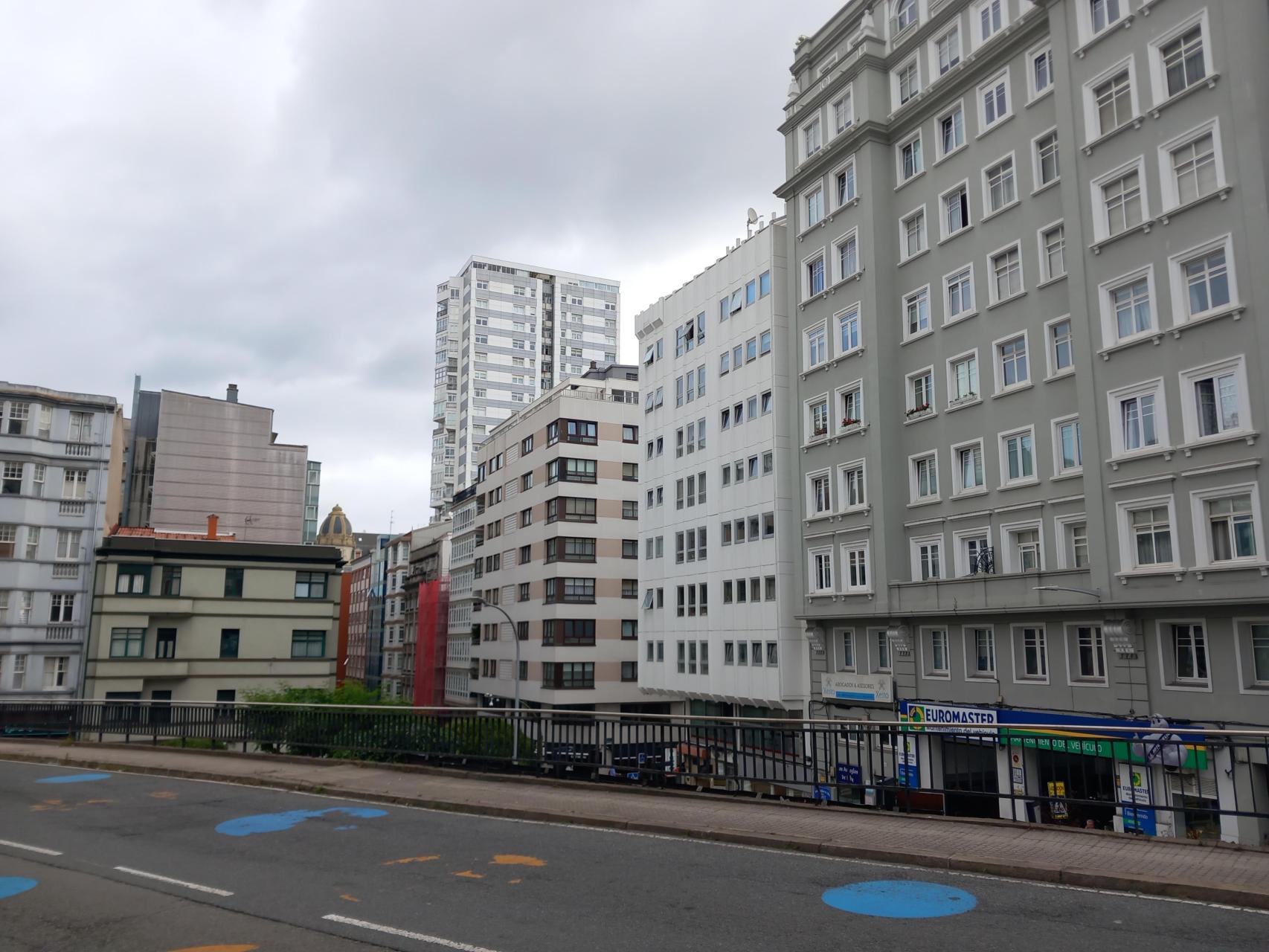 Viviendas en la plazuela de Labaca de A Coruña. Una modernidad permanente