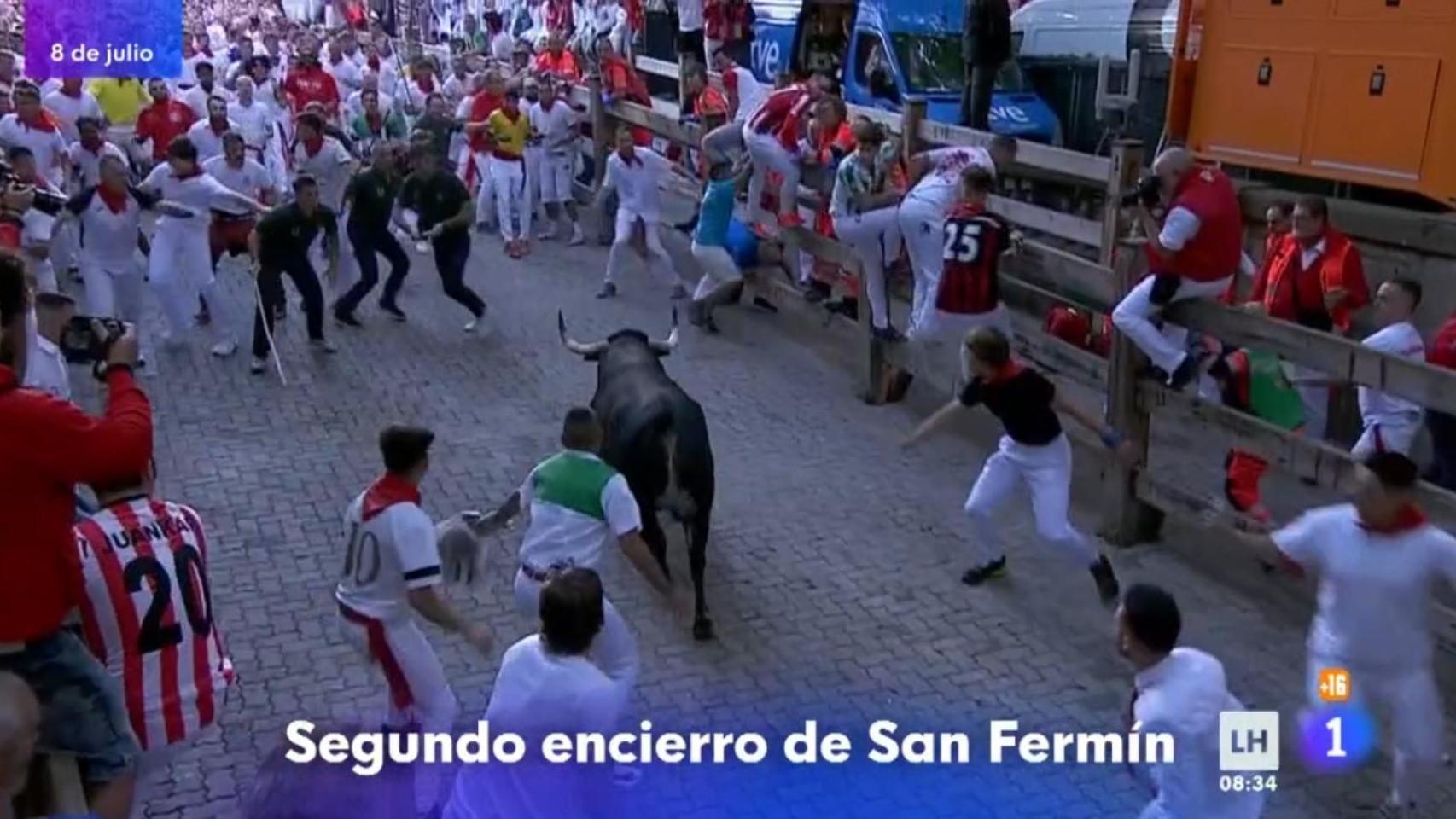 Encierro San Fermín 2025, en directo | Un toro rezagado siembra el ...