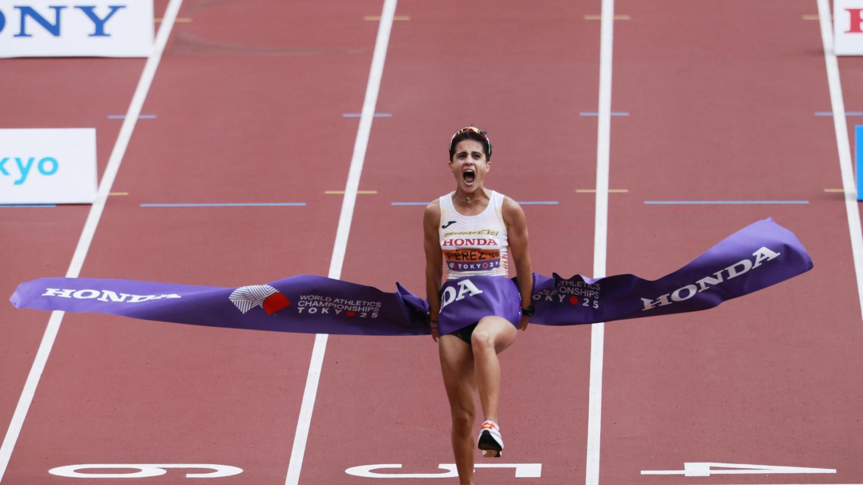 María Pérez firma su póquer de oro en los Mundiales y se convierte en ...