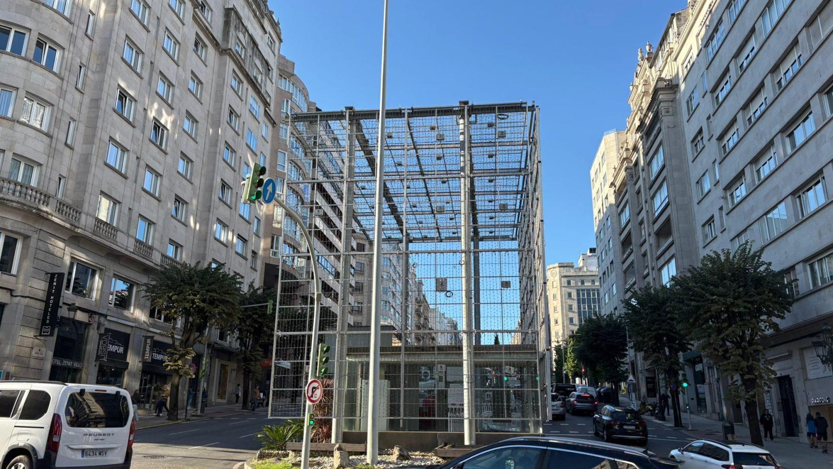 La Navidad de Vigo ya luce tres de sus principales adornos