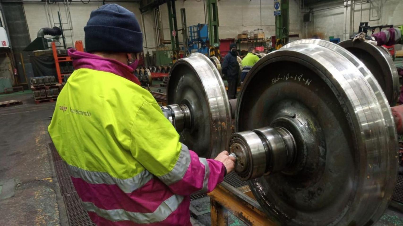 Denuncian el cierre del taller de Renfe de Miranda de Ebro y exigen que ...