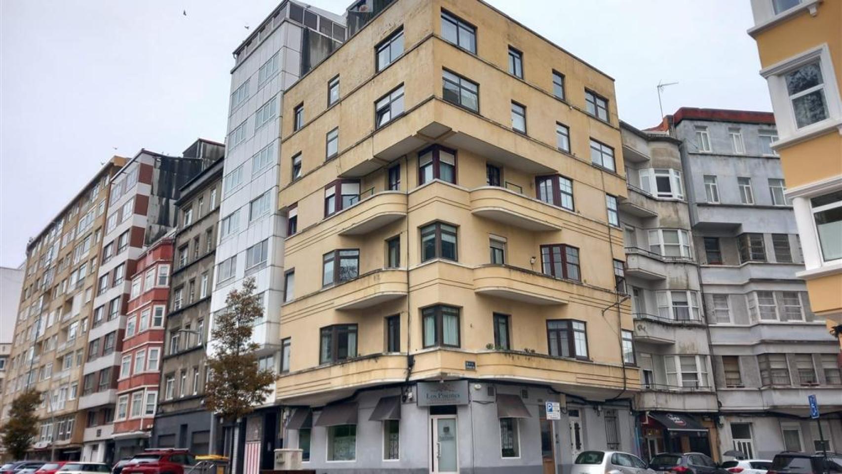 Un edificio proa en la calle Historiador Vedía de A Coruña