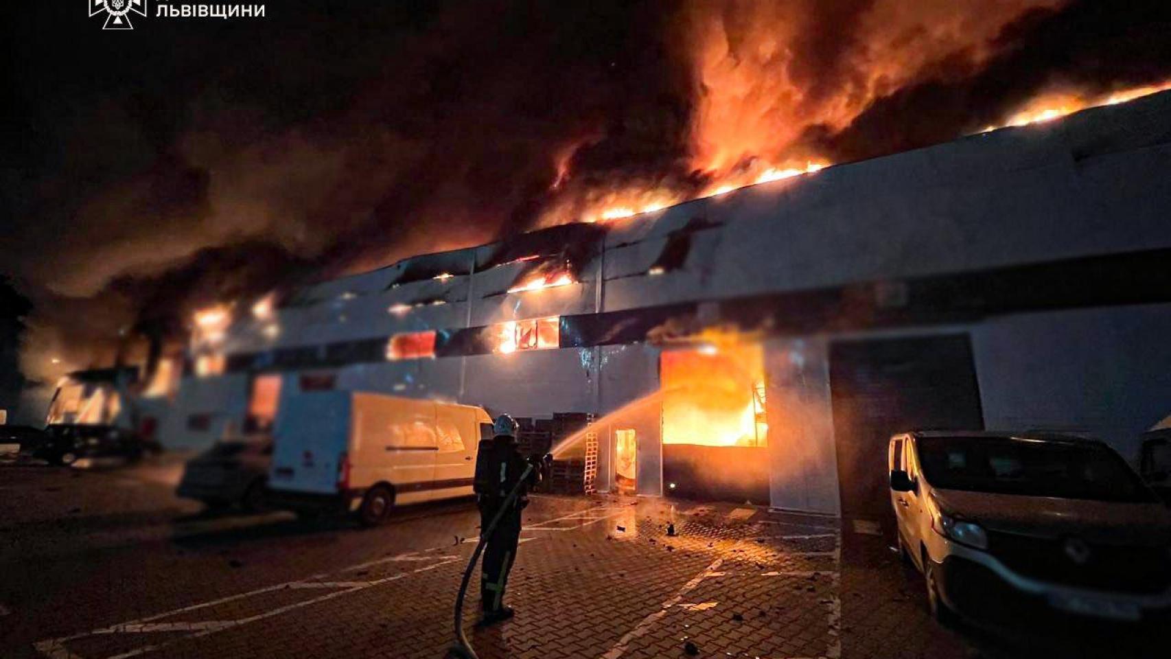 Russia launches almost 500 drones and 50 missiles against Ukraine and leaves nine dead and ...