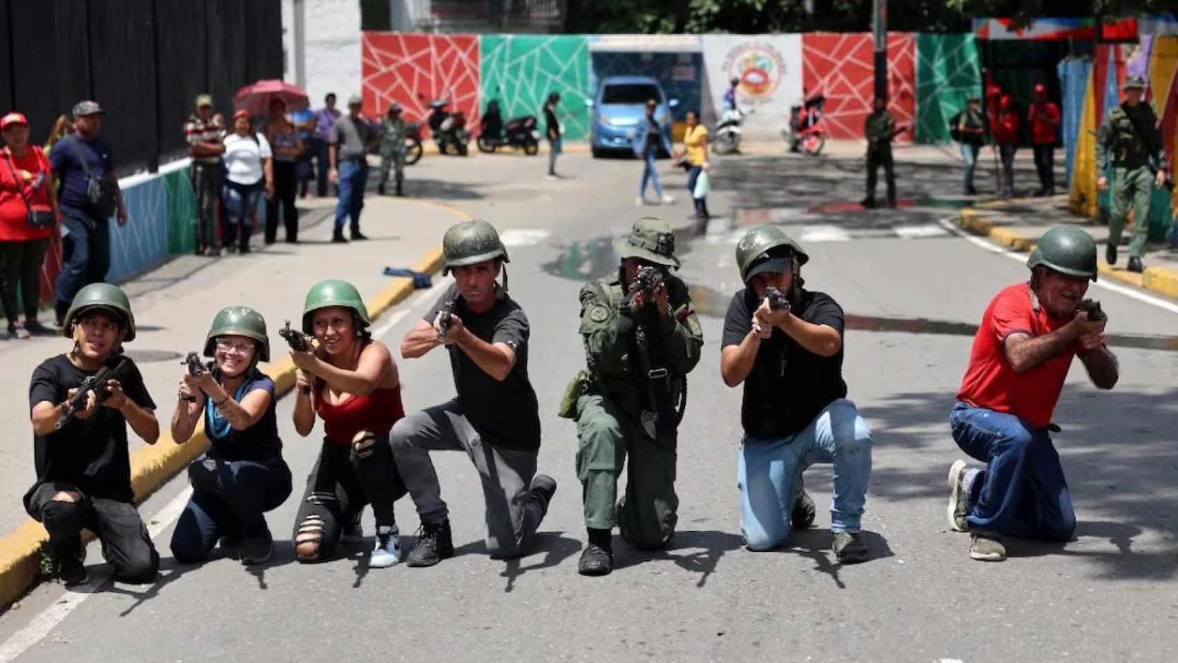 “Dejar el poder o ser removido”: el ultimátum de Trump a Maduro avanza con paso firme