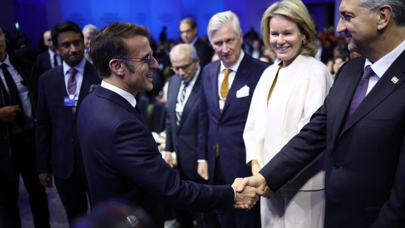 El metamensaje de las gafas de sol de Macron al estilo 'Top Gun', según ...