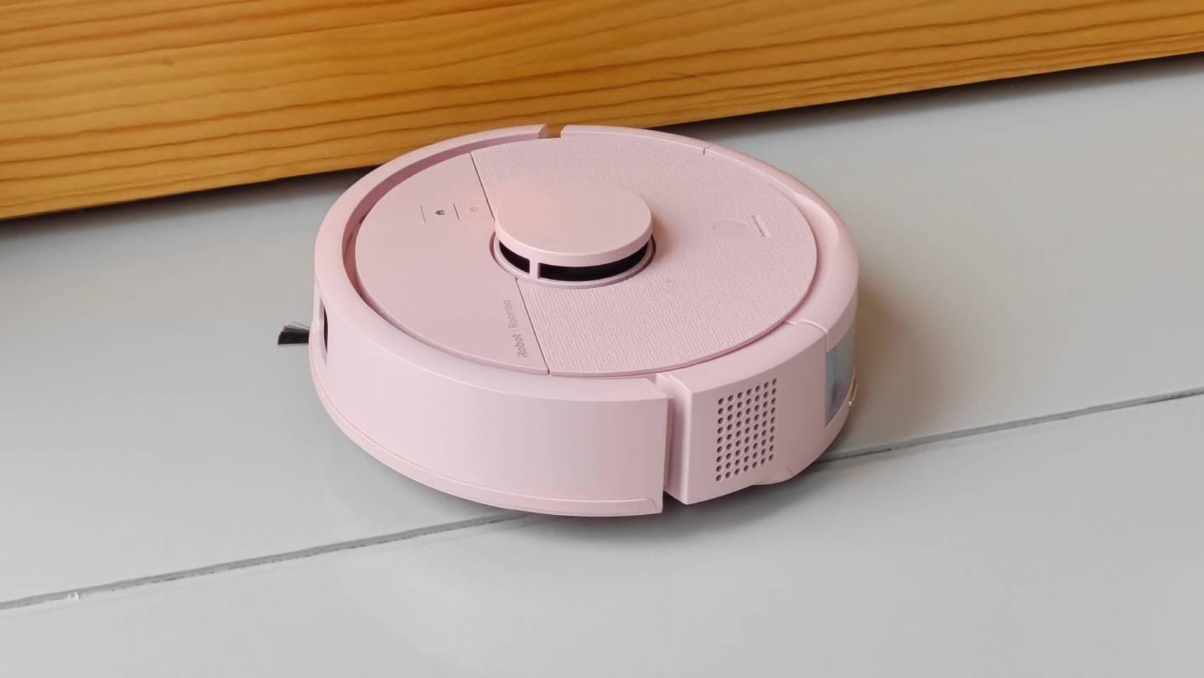 Roomba trae a España su robot aspirador más pequeño: tiene la mitad de ...
