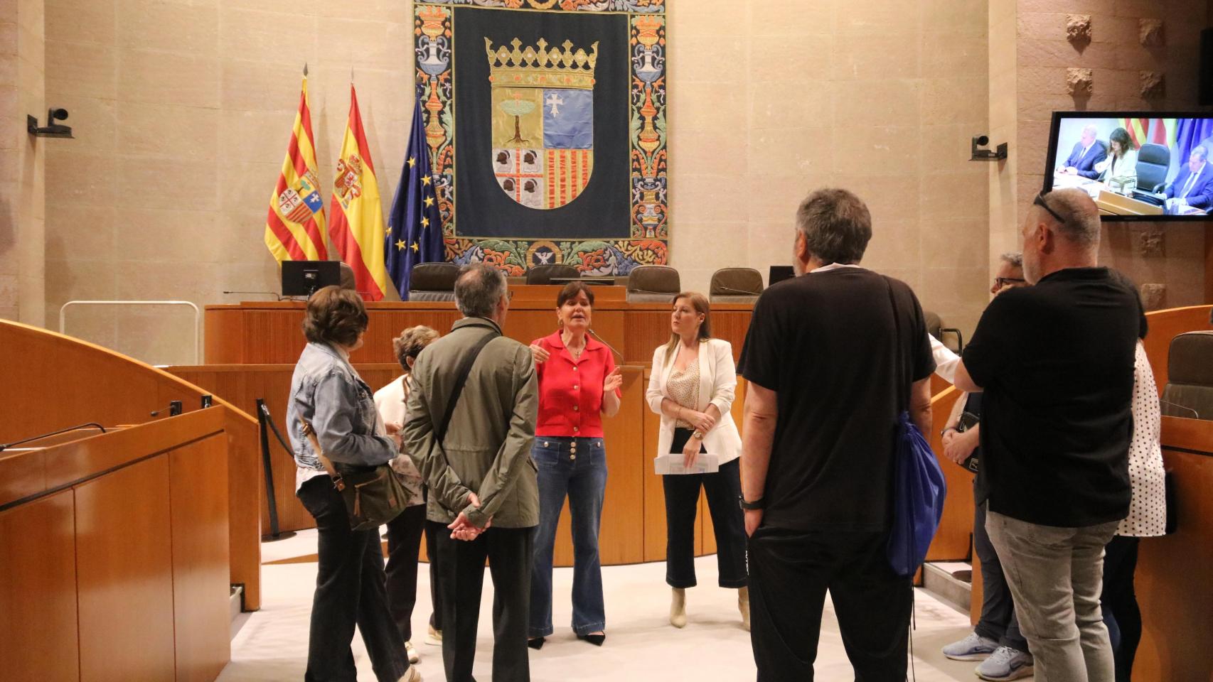 La Aljafería abre sus puertas en San Jorge y conquista a visitantes de ...