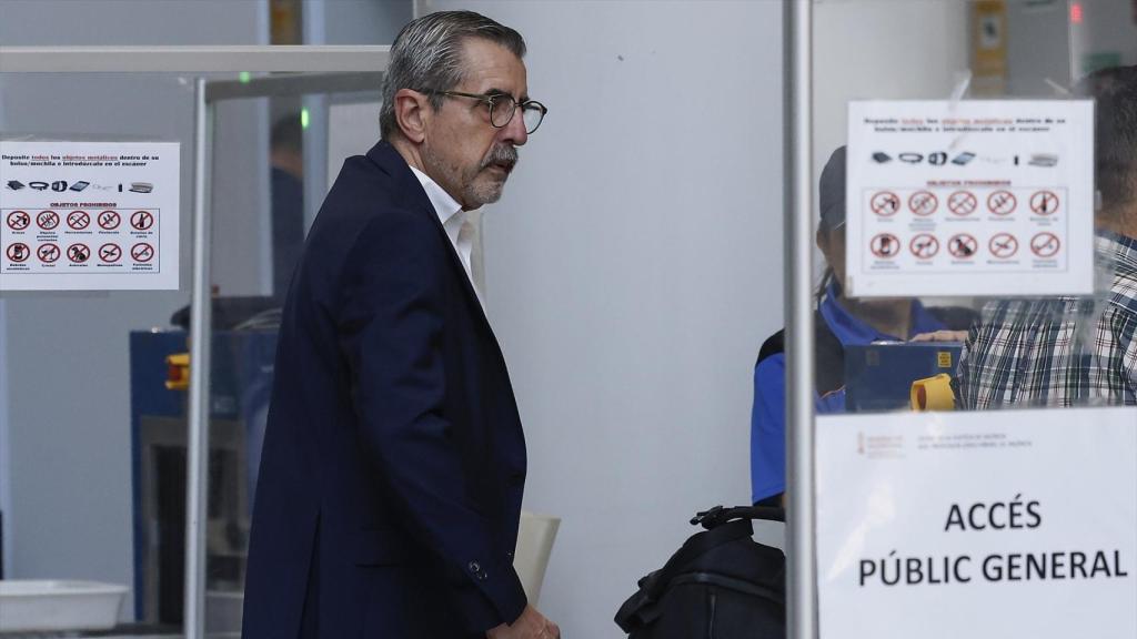 La contradicción de José María Ángel: dice que crearon su título falso ...