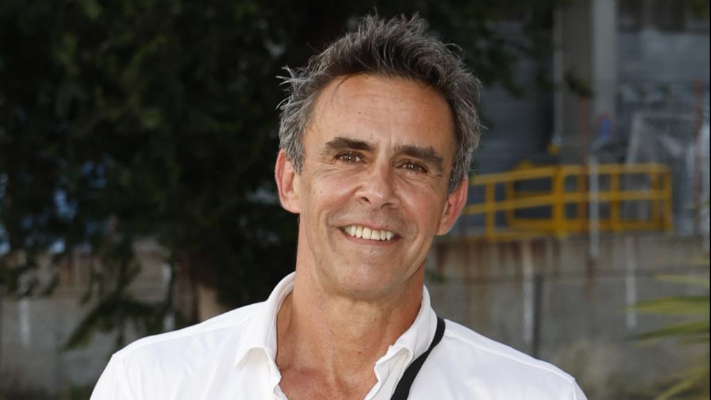 El éxito de Alonso Caparrós, 55 años, fuera de la televisión: un ...