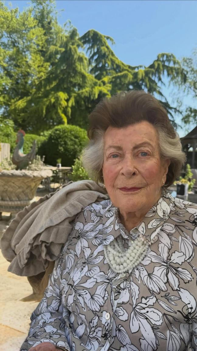 Muere a los 97 años Lady Pamela Hicks, prima del duque de Edimburgo y ...