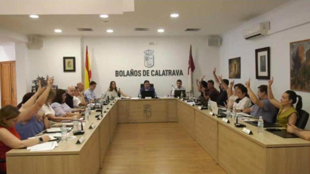 PSOE y Vox hacen la pinza a Valverde y tumban los presupuestos de ...